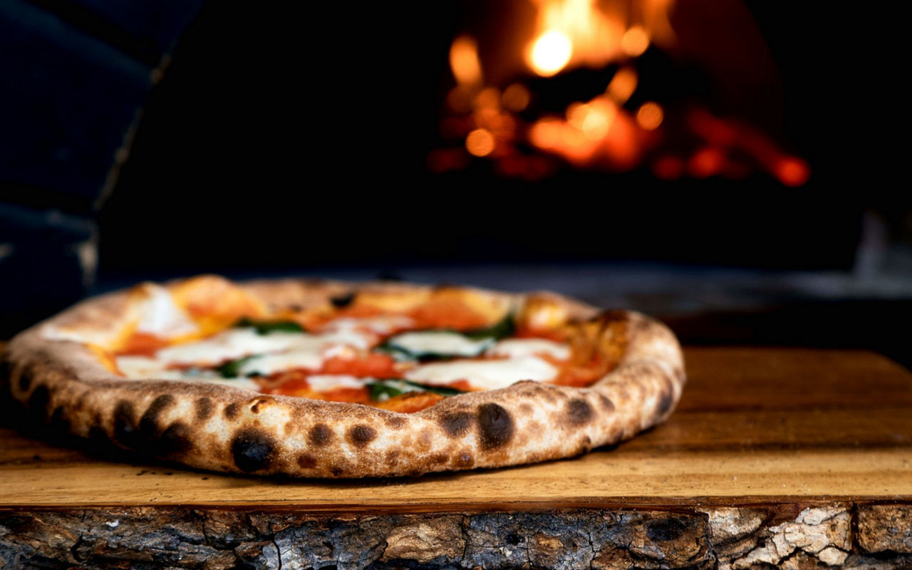 Italiano pizzeria store