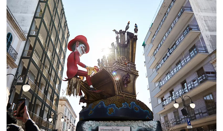 Carnevale di Putignano 2025 - Italia.it