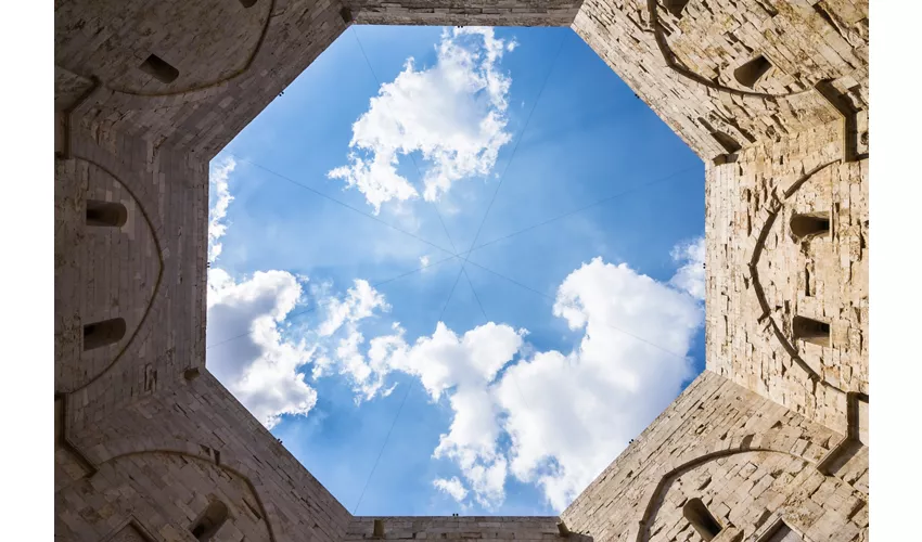 Castel Del Monte: fortezza medievale in Puglia - Italia.it