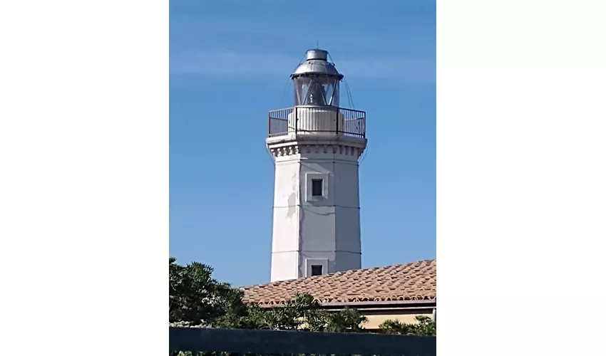 Leuchtturm von Capo Rizzuto, Isola di Capo Rizzuto - Italia.it