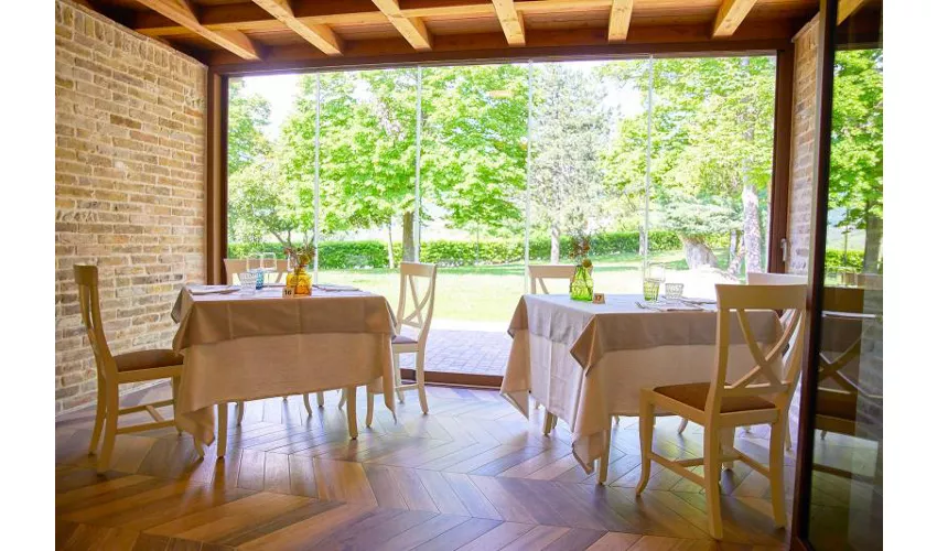 Ristorante Podere Santa Lucia, Tossicia - Italia.it