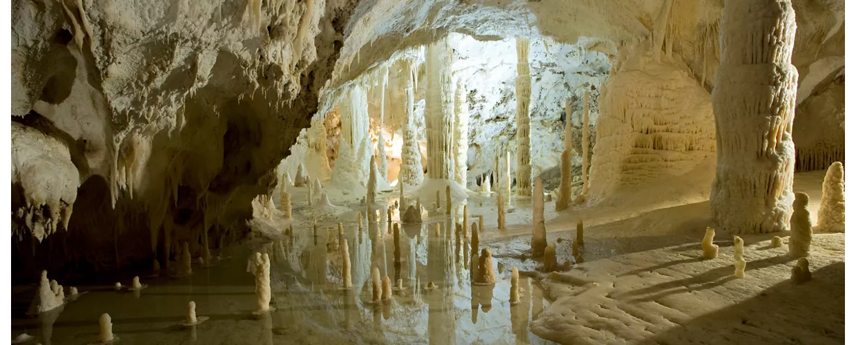 Grotte di Frasassi - Italia.it