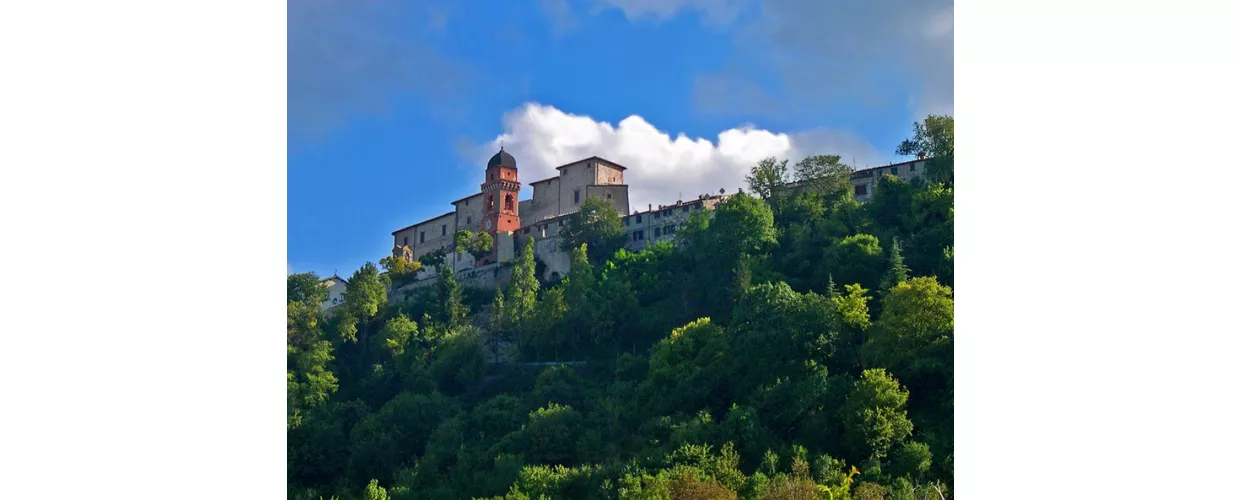 Frontone, borgo nelle Marche: cosa vedere - Italia.it